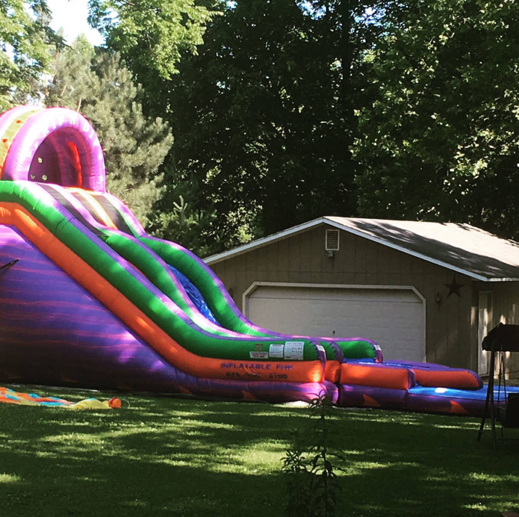 20′ Rip ‘N’ Dip – Inflatable Fun
